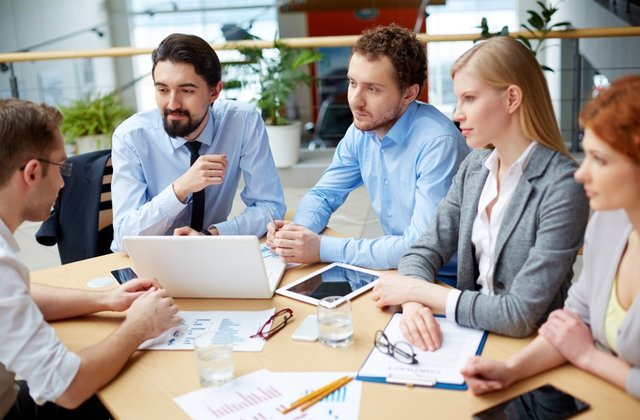 7 Essential Tips for Business School Students